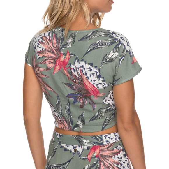 Roxy | Tops | Roxy Green Floral Crop Top | Poshmark